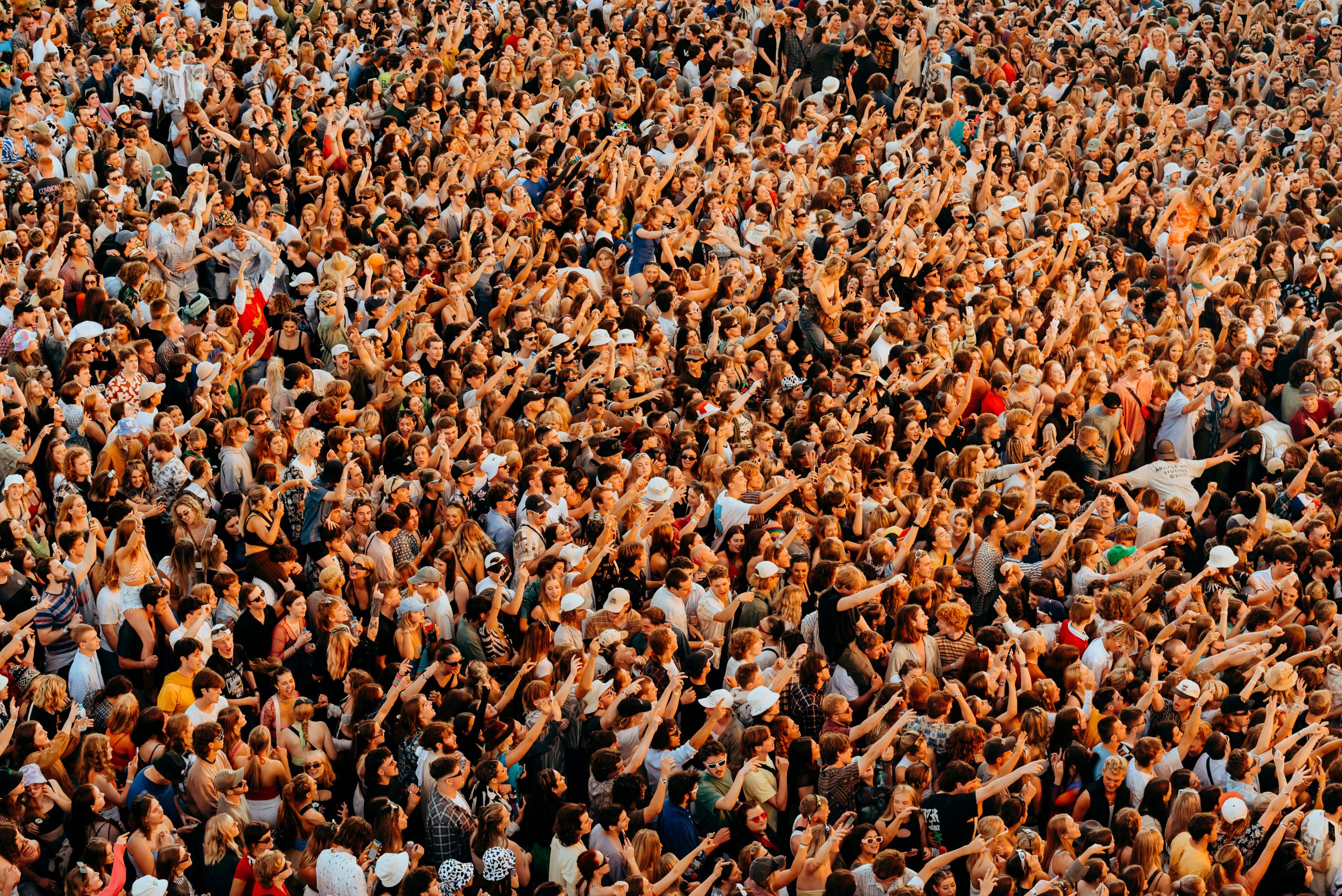 Granny sets Crowd-Surfing record - Kiwi Kids News